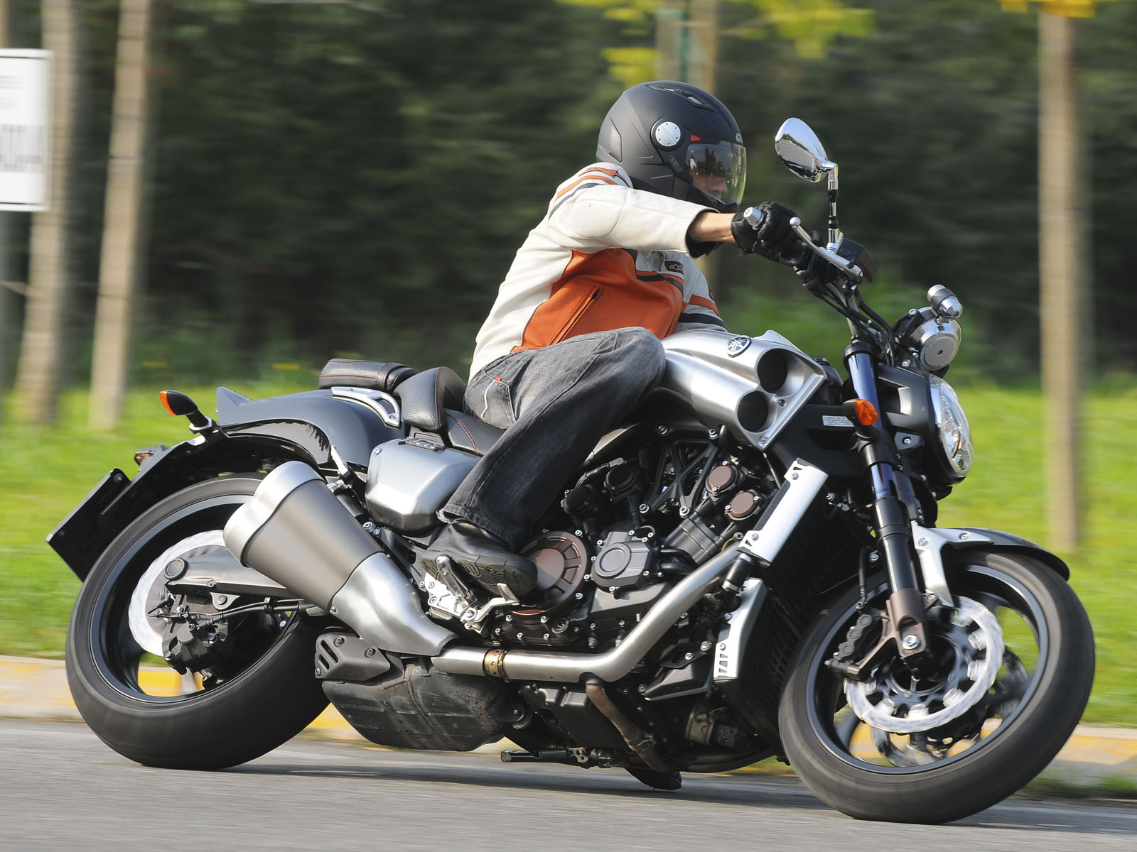 Yamaha VMax, modello fuori listino, prezzo, scheda tecnica, foto - InSella.it